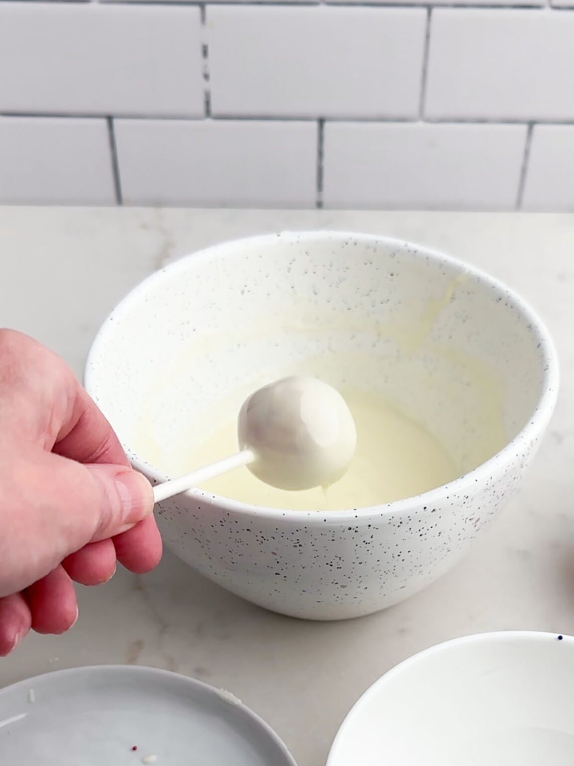 Funfetti Cake Pops (No Bake) - Midwestern Holidays