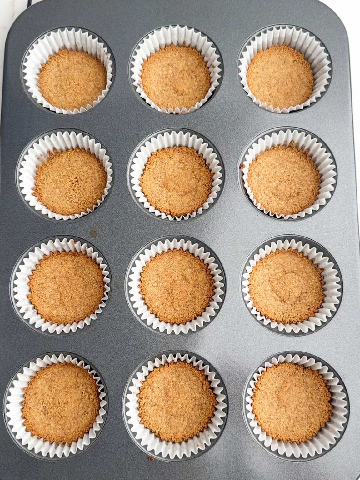 Mini Graham Cracker Pie Crust Recipe - Midwestern Holidays