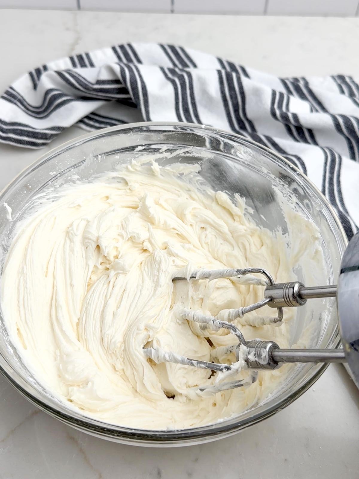 Buttercream Frosting for Cookies That Hardens - Midwestern Holidays
