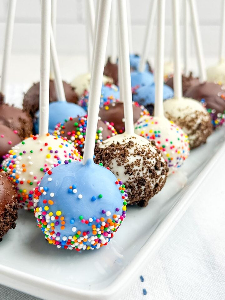 No-Bake Cake Pops - Midwestern Holidays