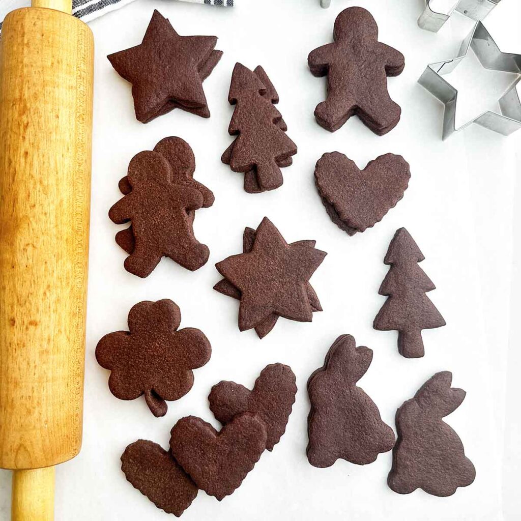 17 Fall Cut Out Cookies + 7 Frosting Ideas - Midwestern Holidays